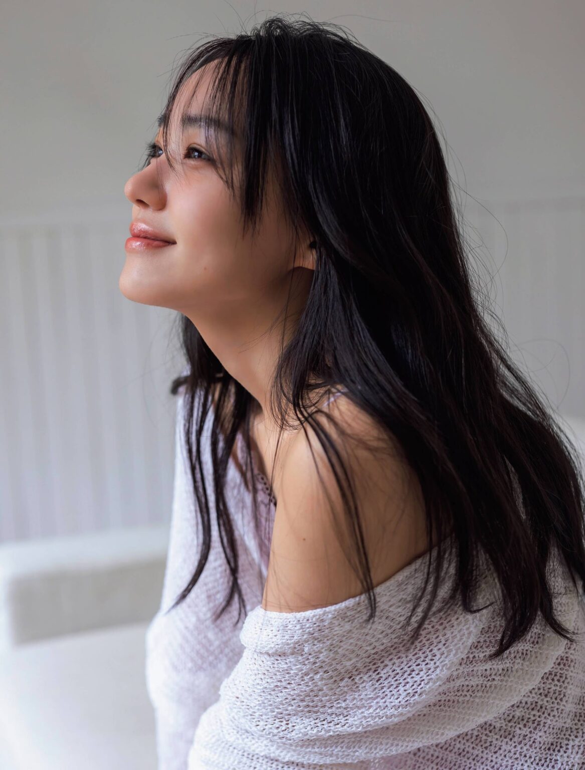 奈緒のグラビア画像47枚【開放的な美脚に大反響！】 | 水着画像のまとめサイト「mizugazo（ミズガゾ）」