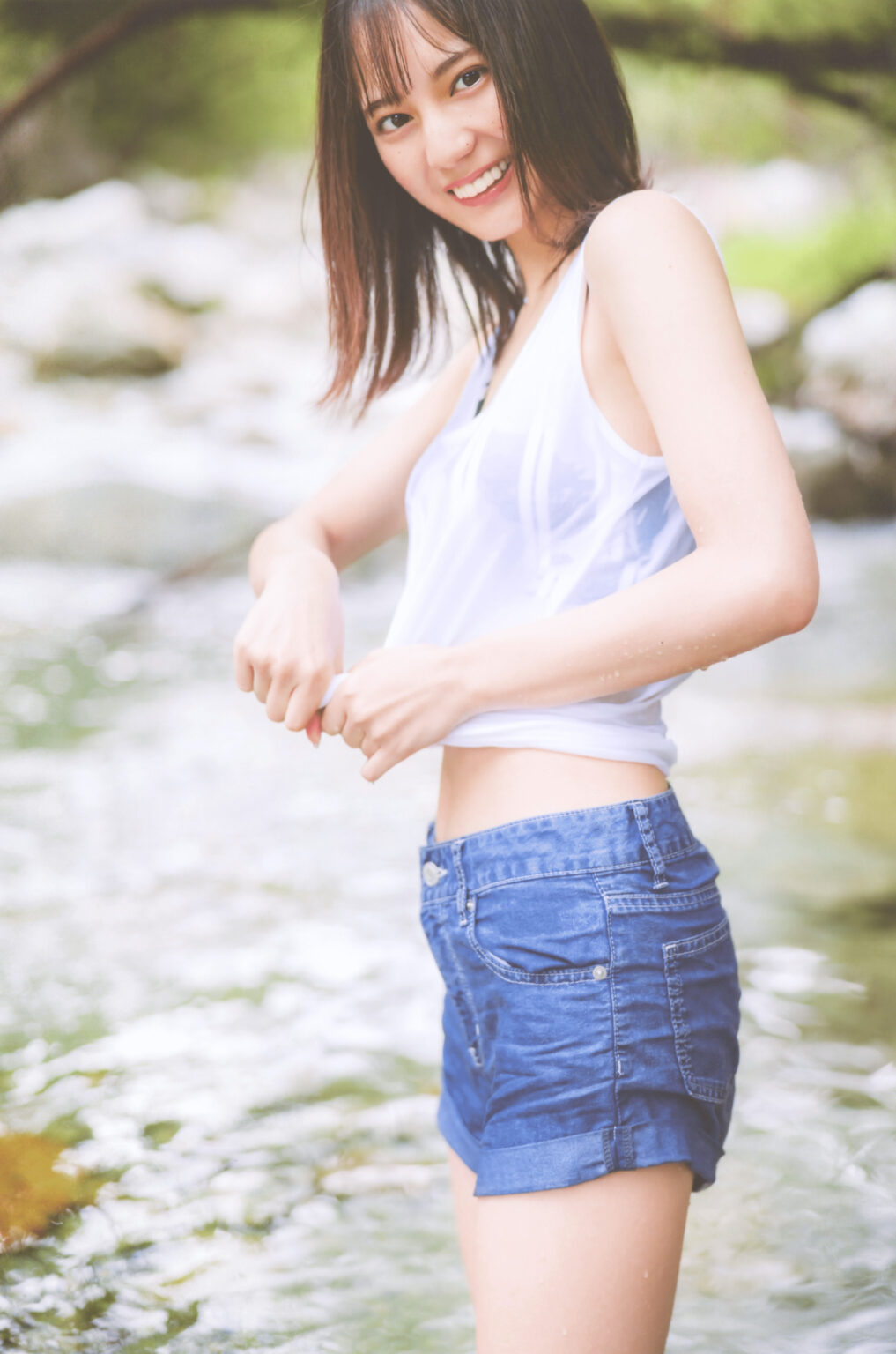 小坂菜緒の水着画像130枚【ビキニ姿が可愛すぎてやばいです！】 | 水着画像のまとめサイト「mizugazo（ミズガゾ）」