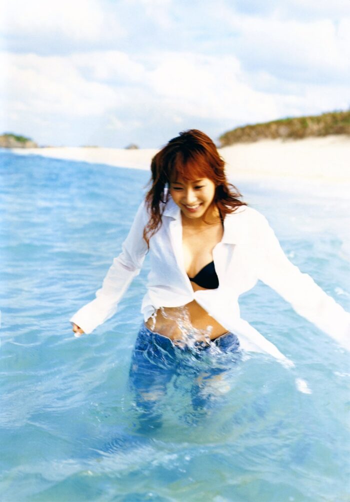 藤本美貴の水着画像108枚【ビキニ姿が可愛すぎてやばいです！】 | 水着画像のまとめサイト「mizugazo（ミズガゾ）」