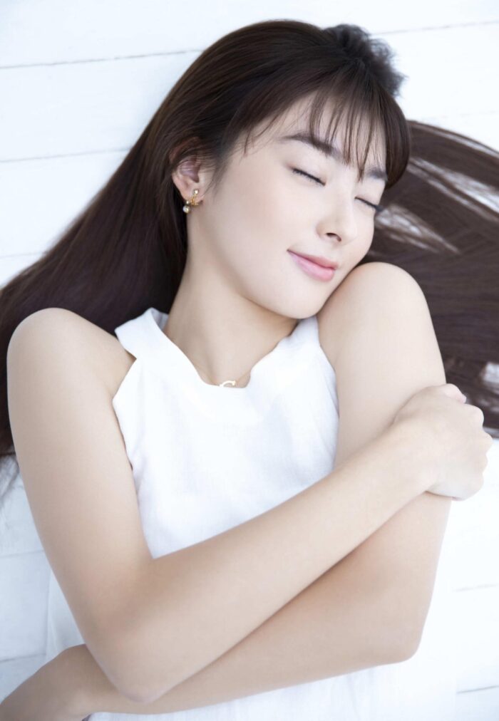 宮本茉由のグラビア画像53枚【可愛すぎてやばいです！】 | 水着画像のまとめサイト「mizugazo（ミズガゾ）」