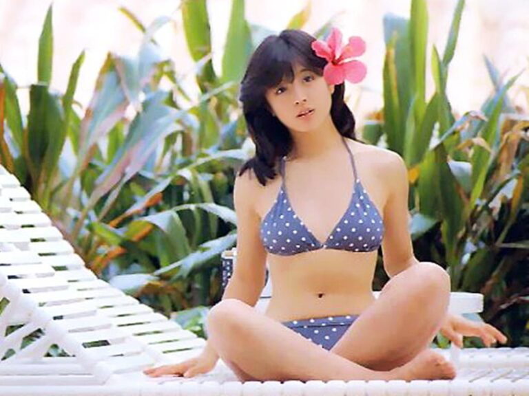 中森明菜の水着画像116枚【ビキニ姿が可愛すぎてやばいです！】 | 水着画像のまとめサイト「mizugazo（ミズガゾ）」