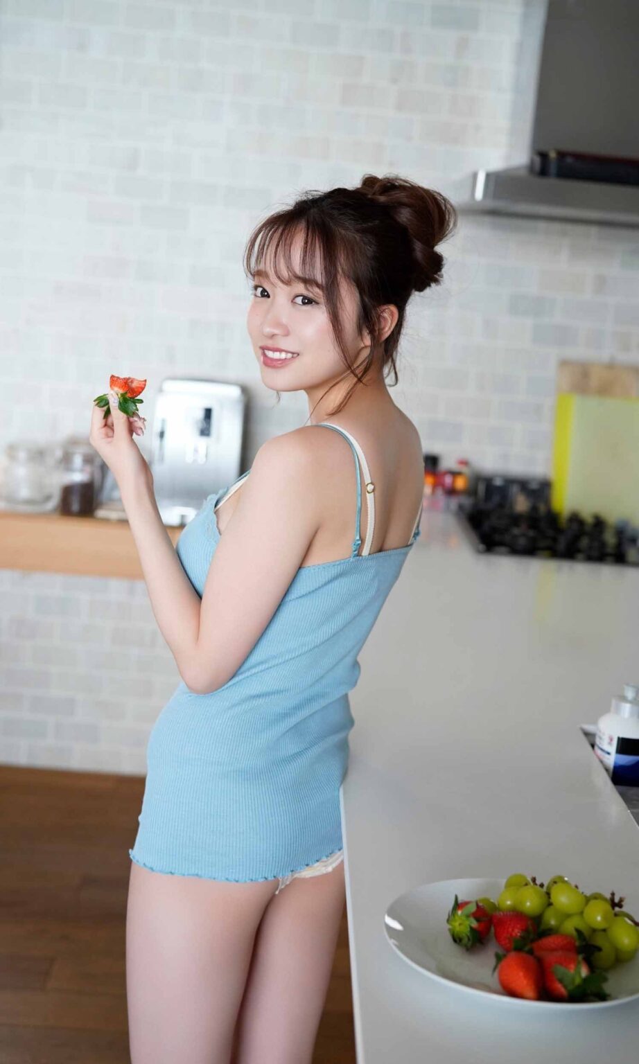 青井春のグラビア画像90枚【水着姿が可愛すぎてやばいです！】 | 水着画像のまとめサイト「mizugazo（ミズガゾ）」