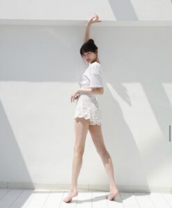 加藤栞の水着画像49枚【ビキニ姿が可愛すぎてやばいです！】 | 水着画像のまとめサイト「mizugazo（ミズガゾ）」