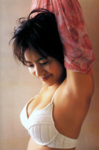 さとう珠緒の水着画像79枚【ビキニ姿が可愛すぎてやばいです！】 | 水着画像のまとめサイト「mizugazo（ミズガゾ）」