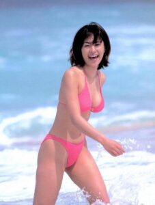 さとう珠緒の水着画像79枚【ビキニ姿が可愛すぎてやばいです！】 | 水着画像のまとめサイト「mizugazo（ミズガゾ）」