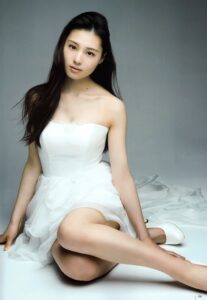 相楽伊織の水着画像110枚【ビキニ姿が可愛すぎてやばいです！】 | 水着画像のまとめサイト「mizugazo（ミズガゾ）」