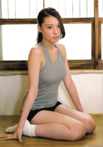 相楽伊織の水着画像110枚【ビキニ姿が可愛すぎてやばいです！】 | 水着画像のまとめサイト「mizugazo（ミズガゾ）」