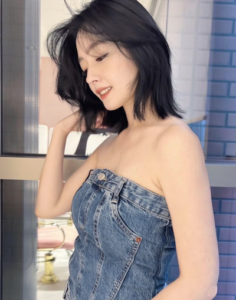 久住小春の水着画像98枚【ビキニ姿が可愛すぎてやばいです！】 | 水着画像のまとめサイト「mizugazo（ミズガゾ）」