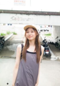 梅澤美波の水着画像124枚【ビキニ姿が可愛すぎてやばいです！】 | 水着画像のまとめサイト「mizugazo（ミズガゾ）」