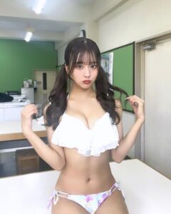 森脇梨々夏の水着画像32枚【ビキニ姿が可愛すぎてやばいです！】 | 水着画像のまとめサイト「mizugazo（ミズガゾ）」