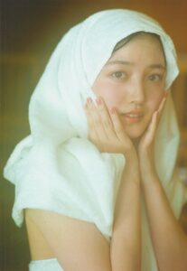 久保史緒里のグラビア画像135枚【水着姿が可愛すぎてやばいです！】 | 水着画像のまとめサイト「mizugazo（ミズガゾ）」